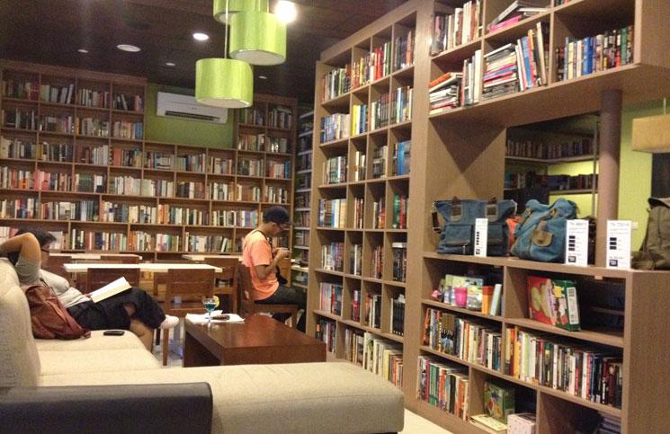 10 Perpustakaan dan Tempat Baca Buku Terbaik di Jakarta 10 Perpustakaan dan Tempat Baca Buku Terbaik di Jakarta