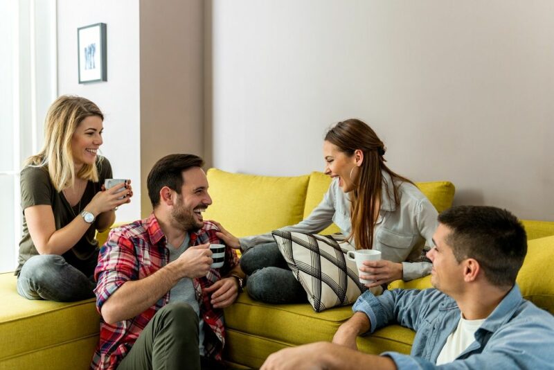 Kangen Hangout? 8 Ide Kumpul Outdoor di Rumah dengan Teman