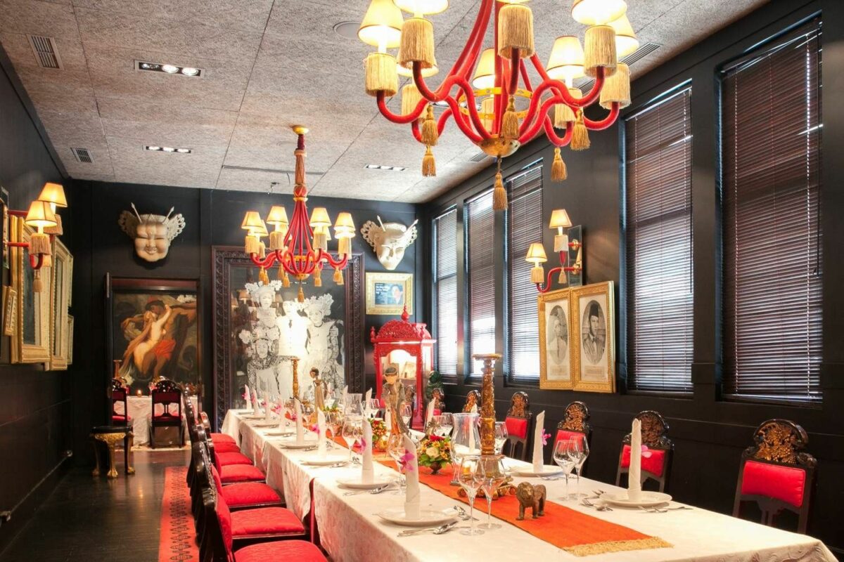 7 Restoran Bersejarah & Legendaris di Jakarta | Usianya 100 Tahun!