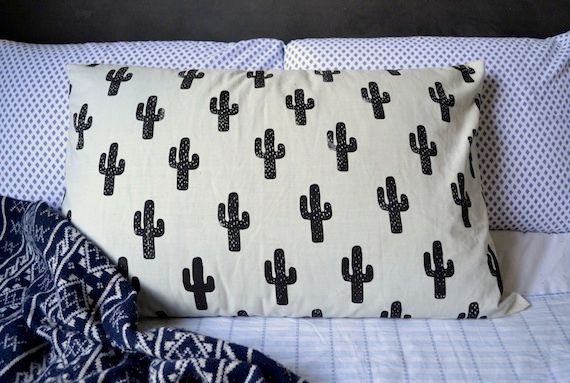 12 DIY Bantal Sofa yang Unik, Antimainstream, dan Gampang Dibuat!
