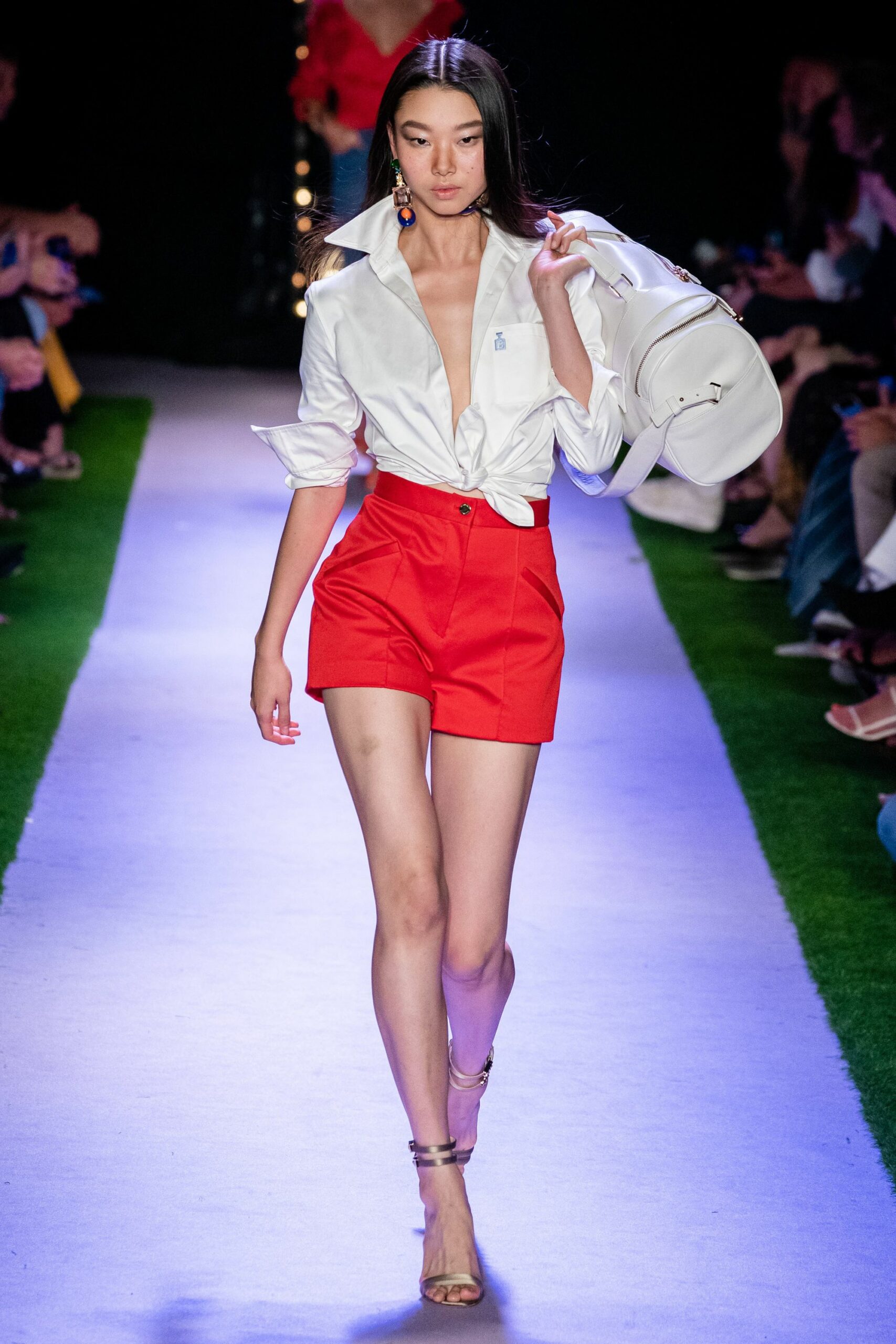 Selamat Datang Retro! Cek 7 Tren Fashion Terkini Tahun 2020