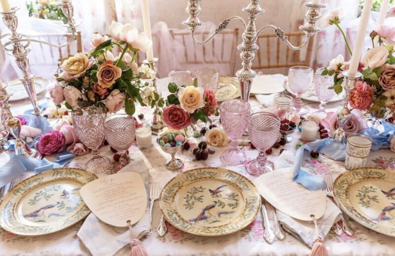 4 Tips Dekorasi Meja Makan Lebaran yang Cantik dan Praktis