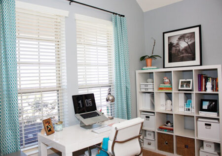 WFH Lebih Nyaman dengan 5 Inspirasi Home Office Menghadap Jendela