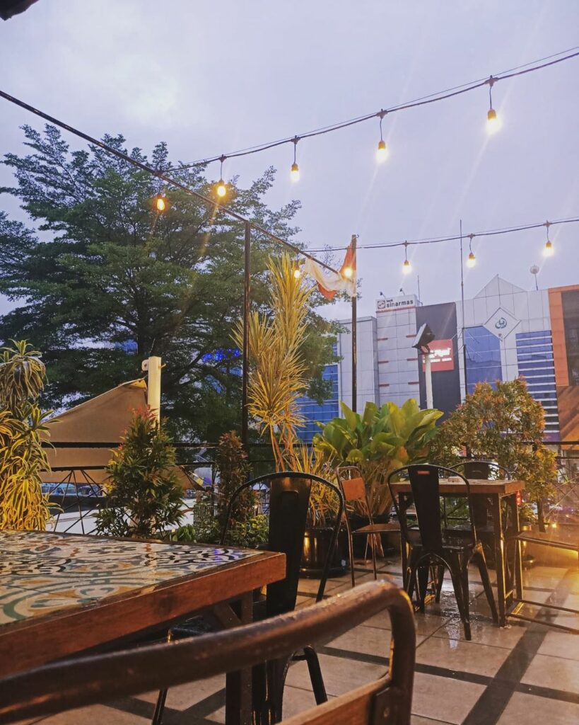 5 Kafe Outdoor Rawamangun yang Instagramble dan Harga Mahasiswa