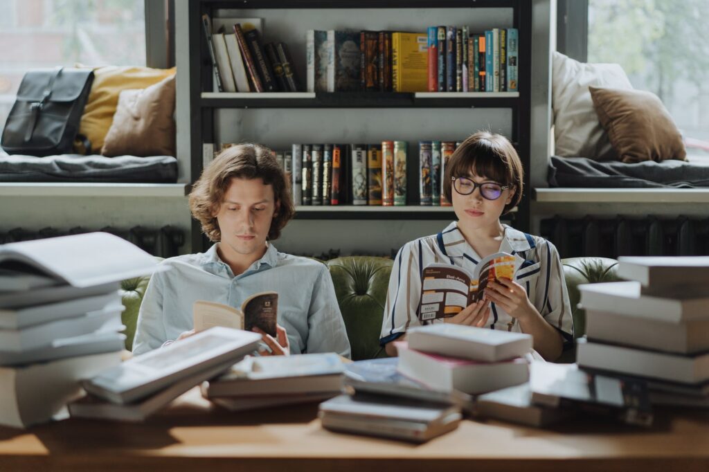 5 Perbedaan Introvert dan Pemalu, Serupa tapi Tak Sama! 5 Perbedaan Introvert dan Pemalu, Serupa tapi Tak Sama!
