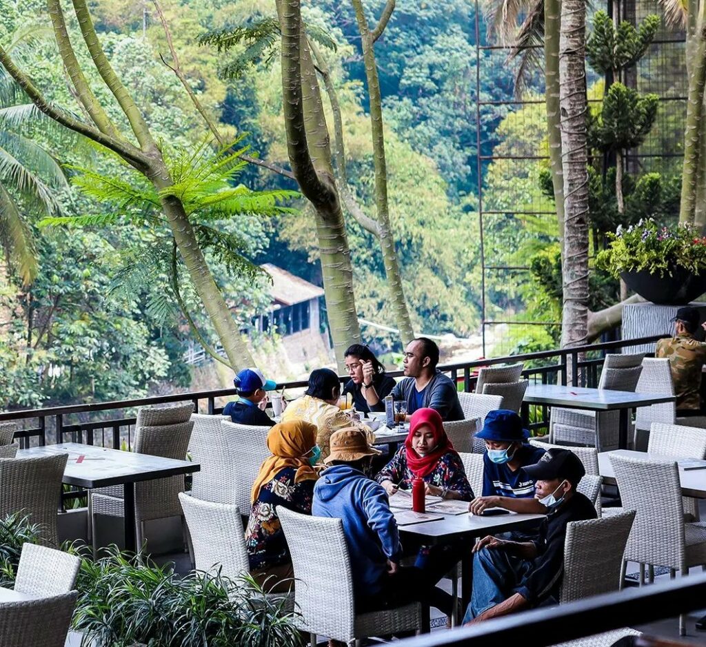 5 Rekomendasi Restoran Keluarga di Bogor, Bisa Main dengan Hewan!