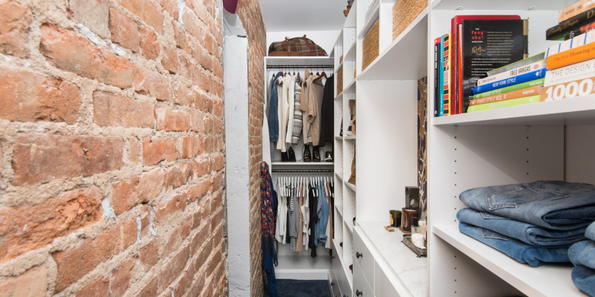 5 ide Walk In Closet untuk Kamar Sempit, Wujudkan Lemari Ala Selebriti!