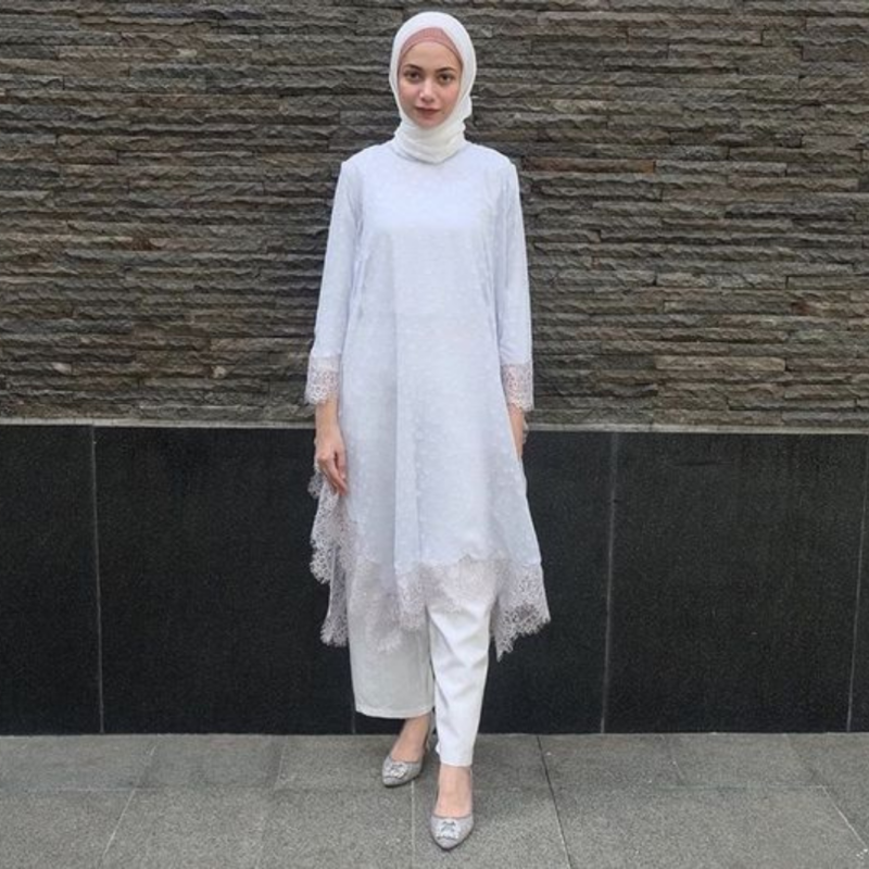 40 Model Kebaya Modern Hijab yang Stylish dan Menawan