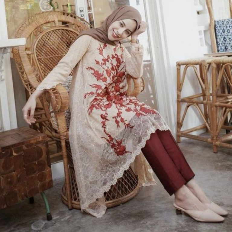 40 Model Kebaya Modern Hijab yang Stylish dan Menawan