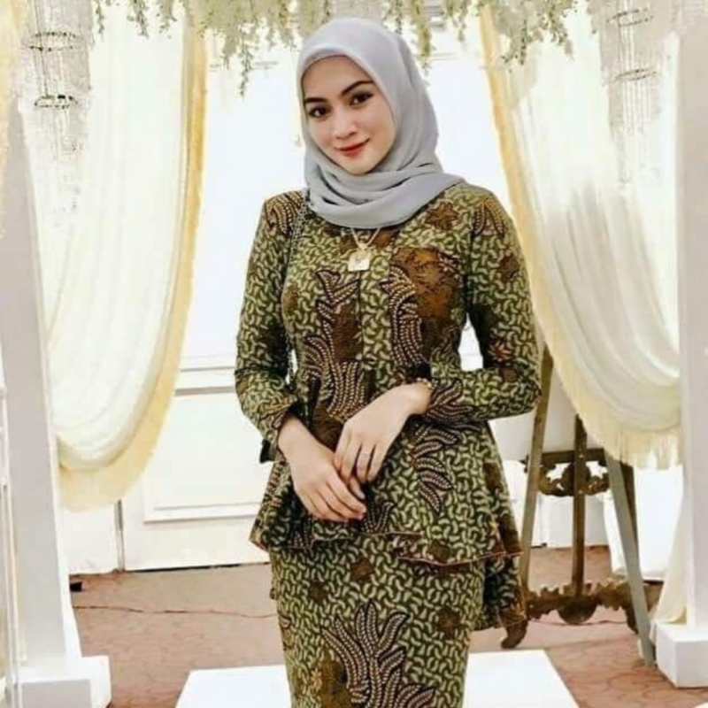 40 Model Kebaya Modern Hijab yang Stylish dan Menawan