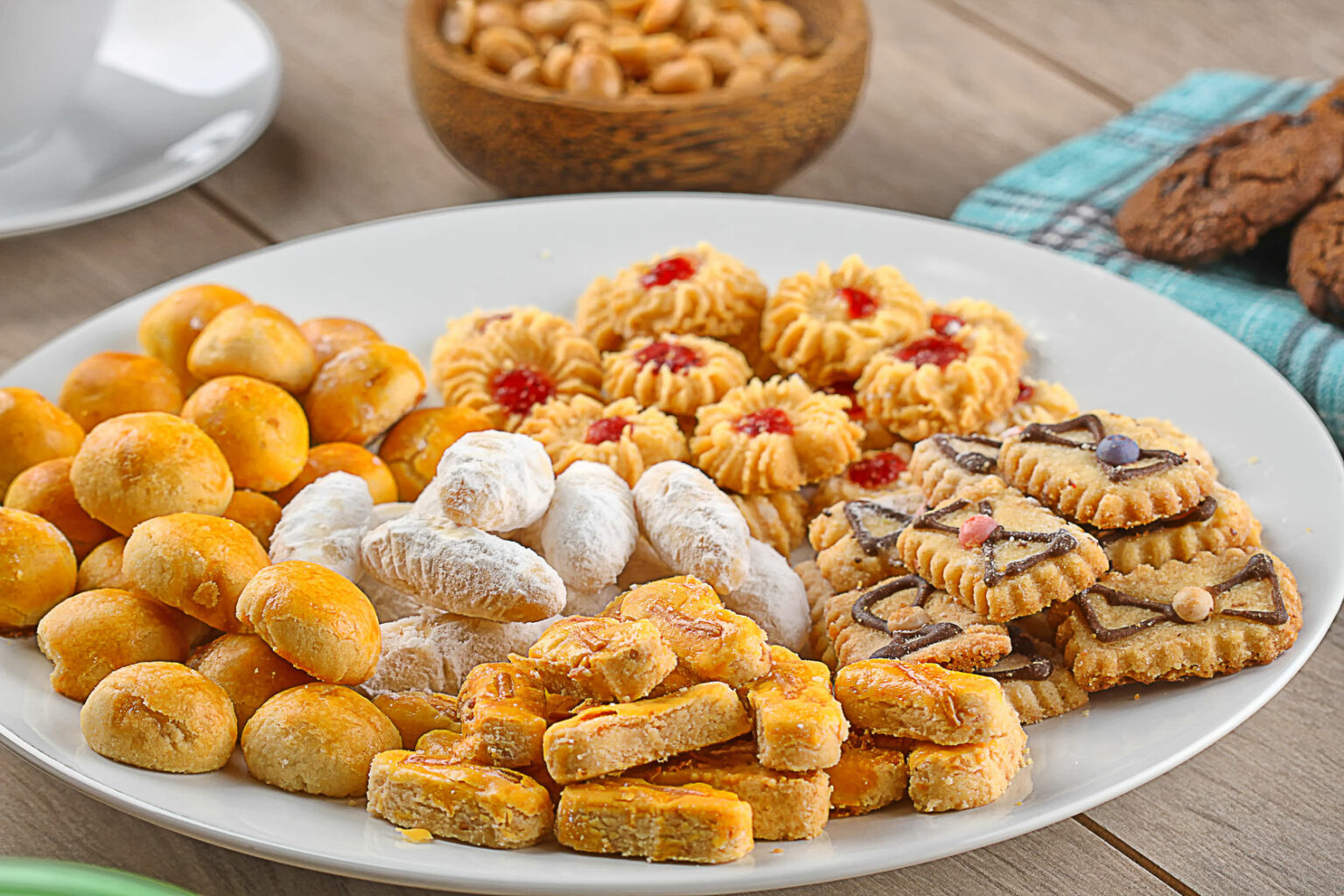 Paket Kue Kering Lebaran dengan Wadah Toples Kekinian