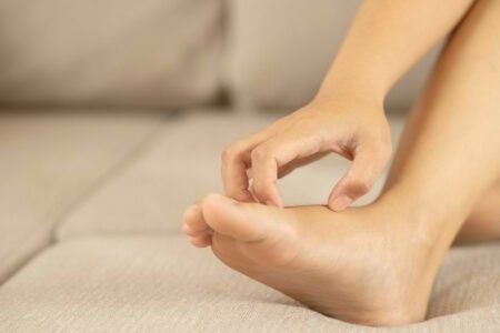 Jangan Panik, Ini Penyebab Kutu Air dan Cara Mengobatinya yang Ampuh