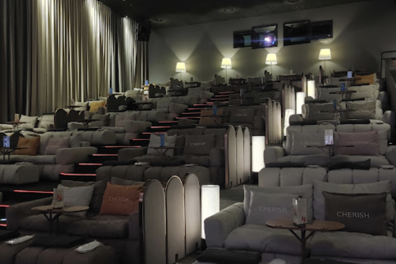 10 Bioskop Termewah di Dunia | Harga Tiket Nonton sampai Jutaan! 10 Bioskop Termewah di Dunia | Harga Tiket Nonton sampai Jutaan!