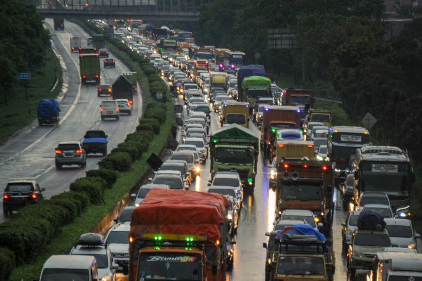 Jadwal One Way Jalan Tol Arus Balik Mudik Lebaran 2022, Cek di Sini!