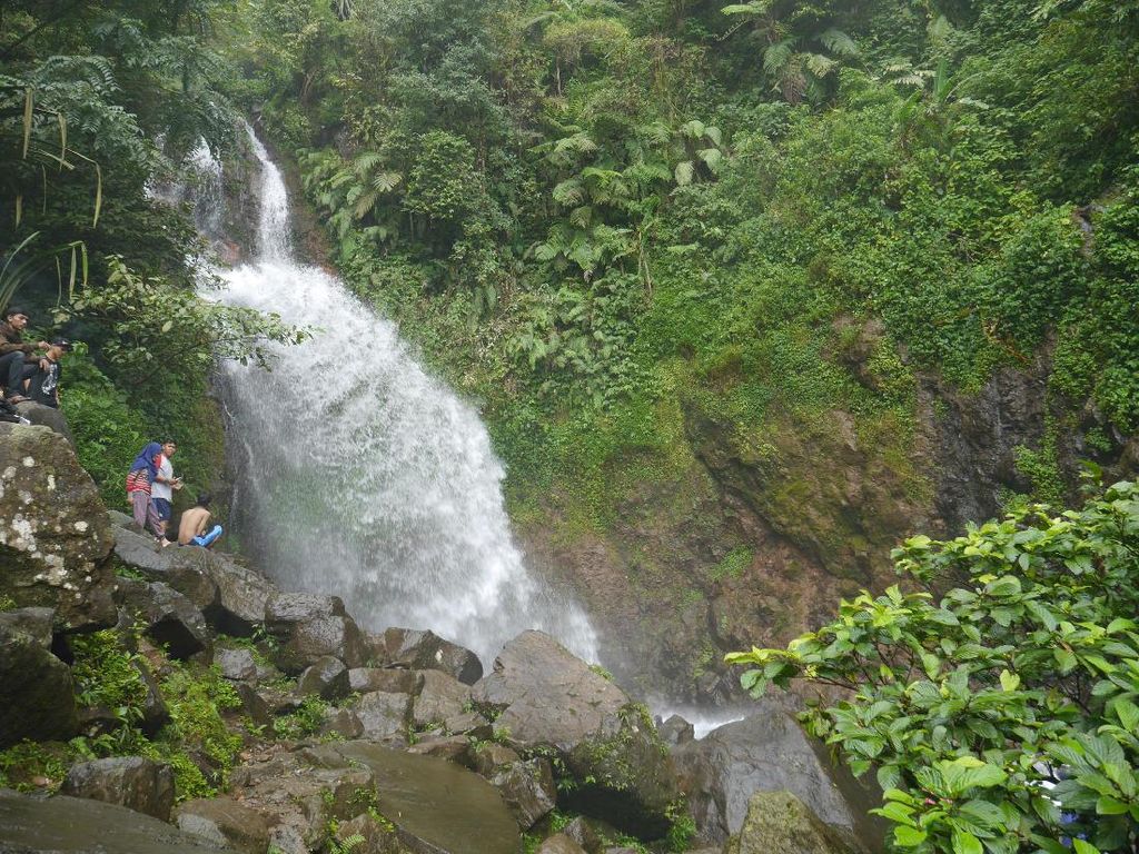 Yuk, Main ke Curug Ciherang di Bogor, Adem di Mata dan Hati!