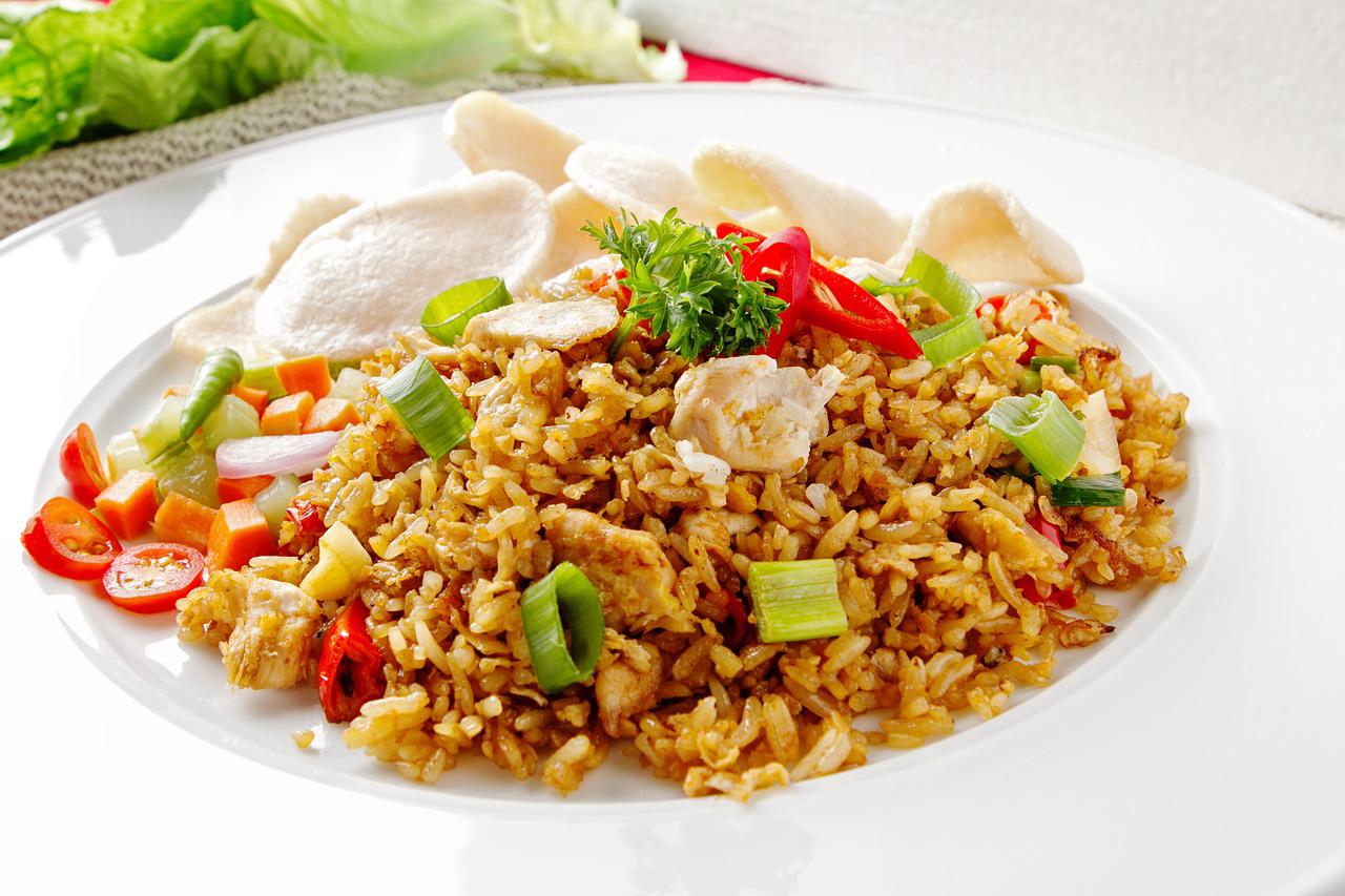 10 Rekomendasi Bumbu Instan Nasi Goreng Terenak dan Praktis!