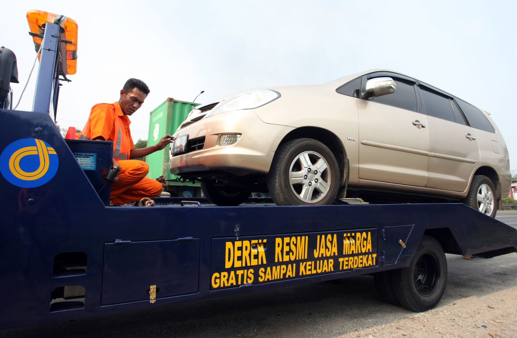7 Rekomendasi Jasa Derek Mobil 24 Jam di Jakarta