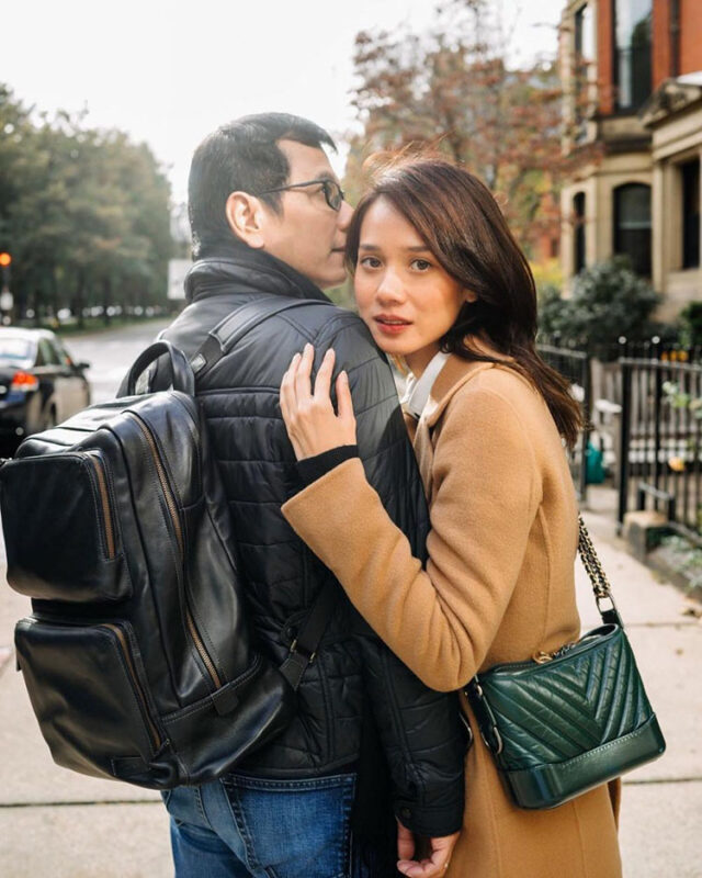 15 Pasangan Artis Beda Usia Jauh, Ada yang Terpaut hingga 45 Tahun!