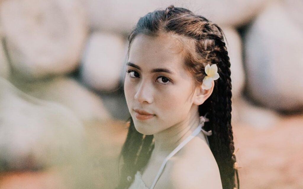 10 Artis Perempuan Indonesia Bertato, Nomor 4 Punya Gambar Monas!