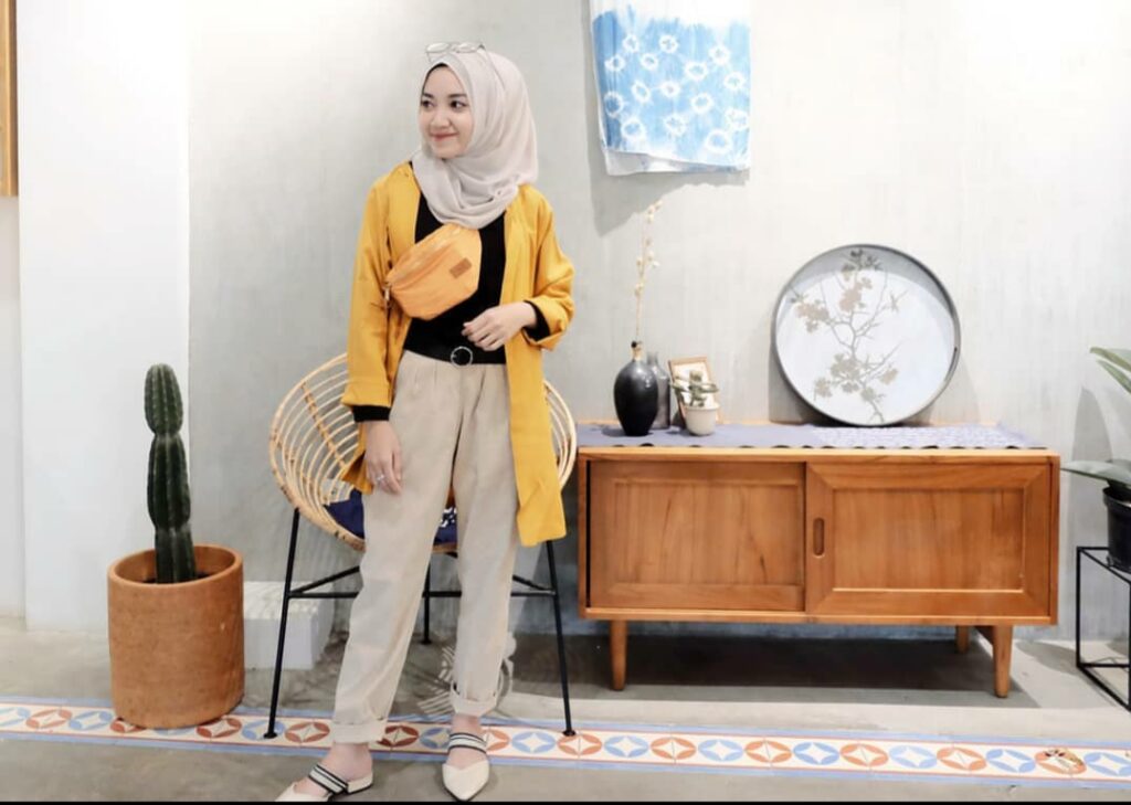 Tampil Stylish, Intip 9 Inspirasi Padu Padan Warna Kuning untuk Outfitmu!