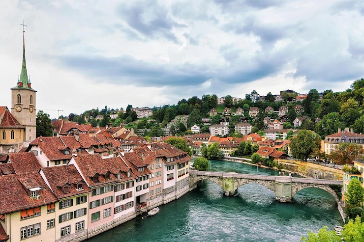 10 Fakta Sungai Aare di Swiss, Arusnya Diam-diam Menghanyutkan 10 Fakta Sungai Aare di Swiss, Arusnya Diam-diam Menghanyutkan