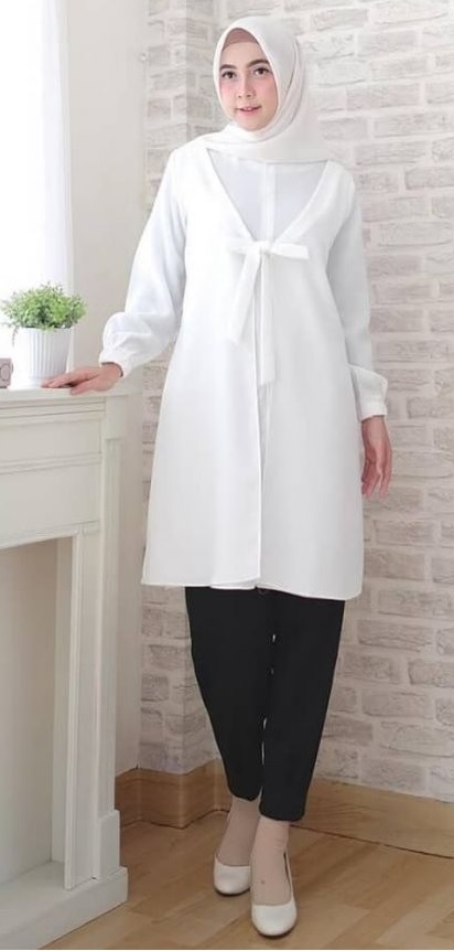 20 Inspirasi Padu Padan Kemeja Putih yang Nggak Membosankan!