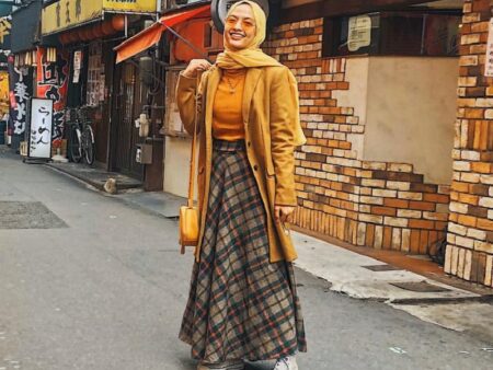 Tampil Stylish, Intip 9 Inspirasi Padu Padan Warna Kuning untuk Outfitmu!