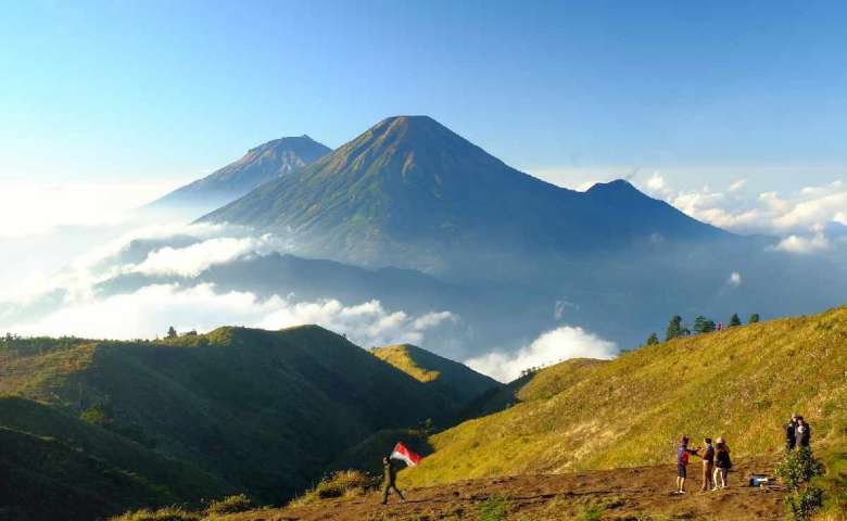 15 Gunung Paling Berbahaya di Indonesia, Mengerikan!