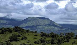 15 Gunung Paling Berbahaya di Indonesia, Mengerikan!