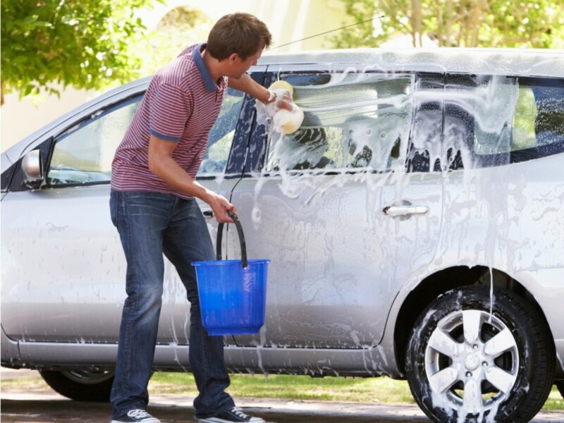 5 Cara Cuci Mobil yang Baik dan Benar, Gampang Banget!