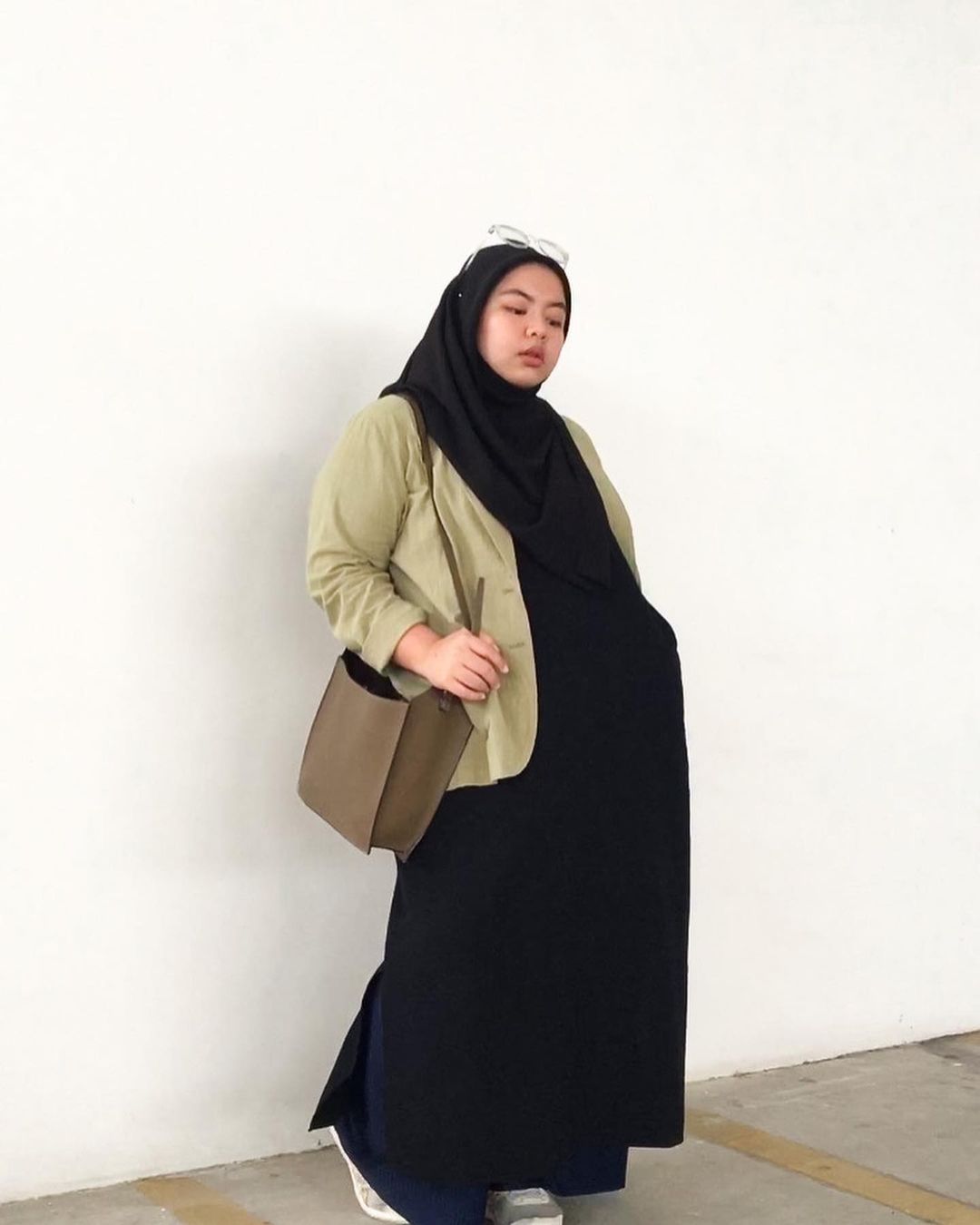 13 Tips OOTD Hijab Casual untuk Tubuh Gemuk, Ada Inspirasi Baju Juga!