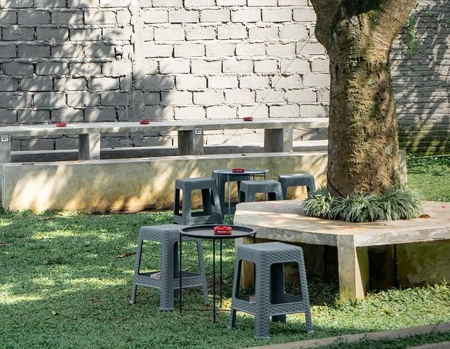 5 Cafe Dekat Kampus UNDIP, Tempat Nongkrong Mahasiswa Paling Seru! 5 Cafe Dekat Kampus UNDIP, Tempat Nongkrong Mahasiswa Paling Seru!