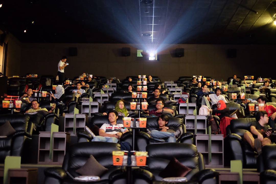 Alasan Nonton Film di Bioskop IMAX Lebih Seru | Cek Lokasi IMAX di ...