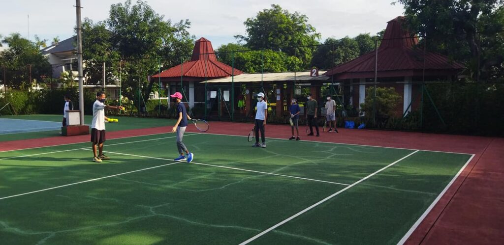 Lapangan Tenis Jakarta Terbaik, Cek 8 Rekomendasinya di Sini!