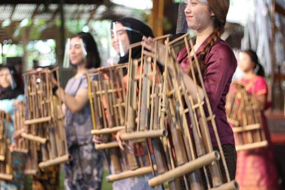 Ada 3 Teknik Memainkan Alat Musik Angklung, Kamu Sudah Tahu?